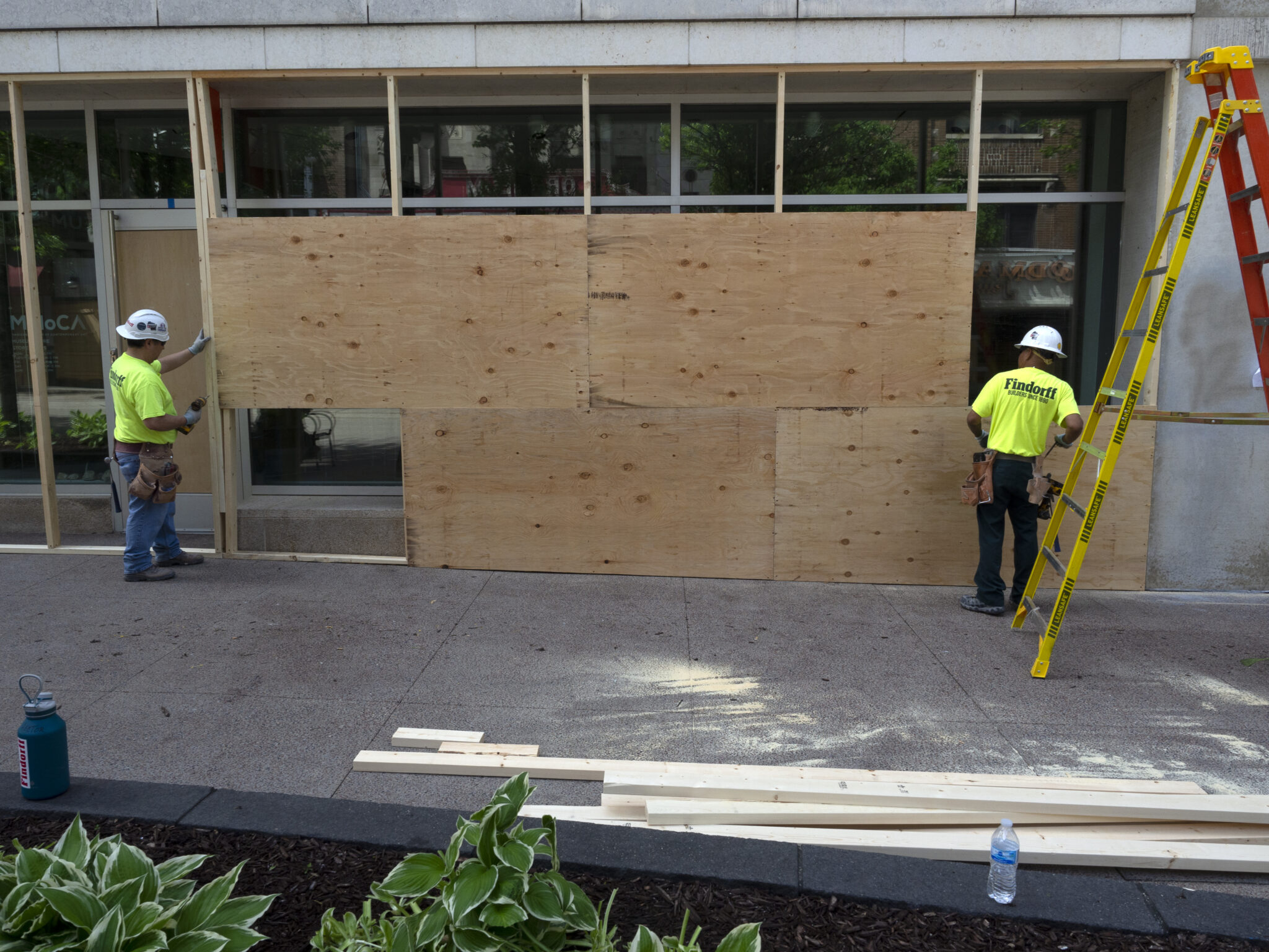 Boarded-up Storefronts Become Canvas of Healing