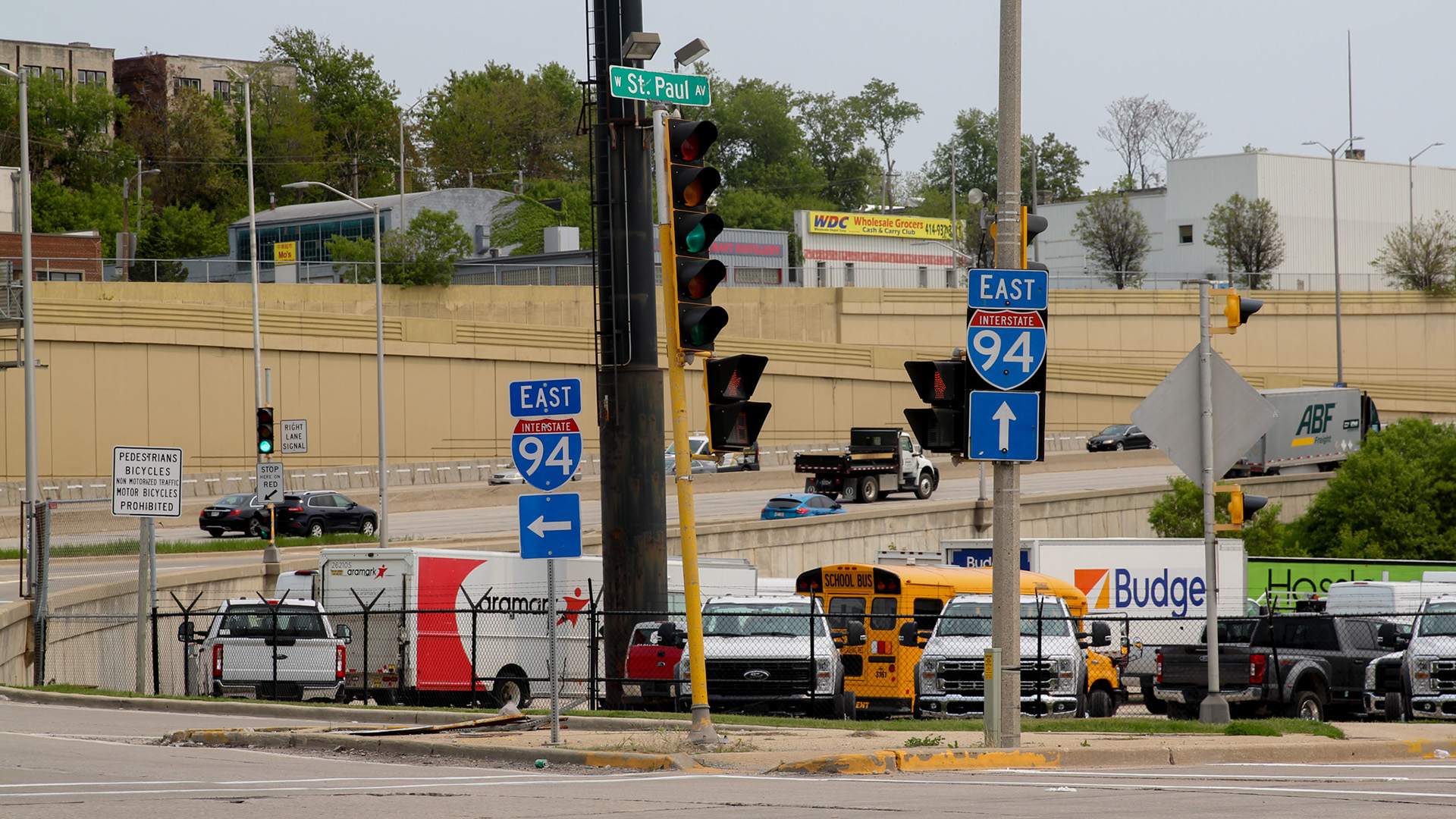 How would widening Milwaukee's I-94 affect residents near the highway?