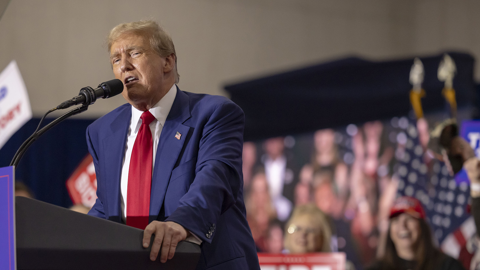 Trump continues escalating immigration rhetoric at campaign rally in ...